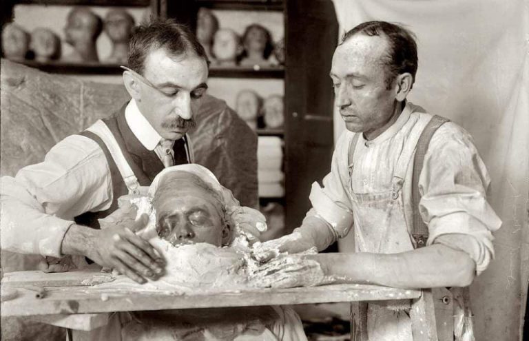 Death Masks: Culture of Remembering the Dead - Historic Mysteries