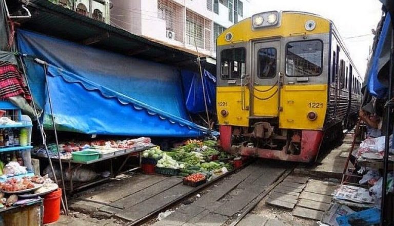 5 Strange Trains Around the World - Historic Mysteries