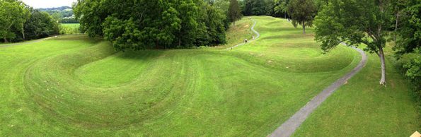 Who Made the Serpent Mound, the Largest Snake Geoglyph in the World ...