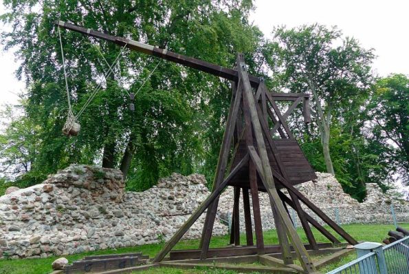 Terrifyingly Destructive: What was Edward I's Warwolf? - Historic Mysteries