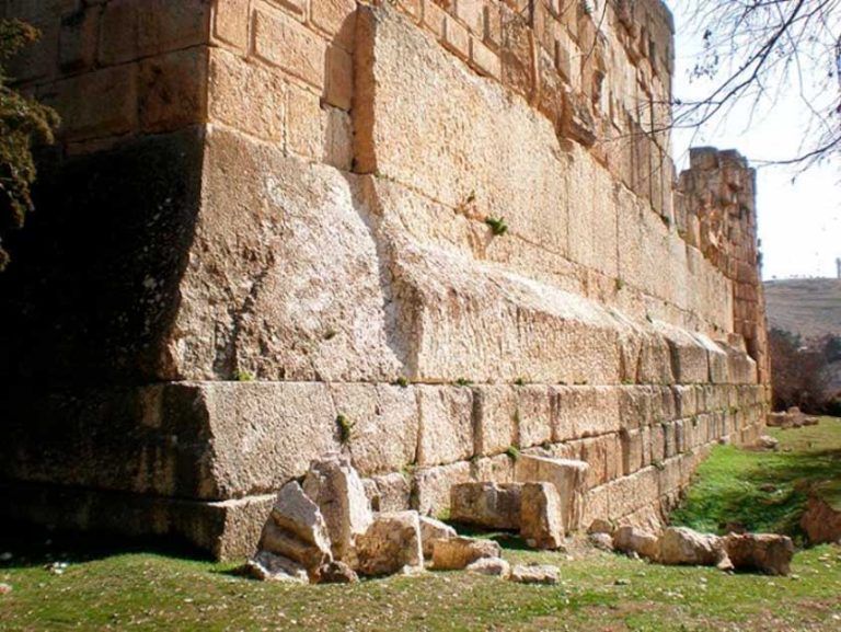 How Were The Stones Of Baalbek Moved? - Historic Mysteries