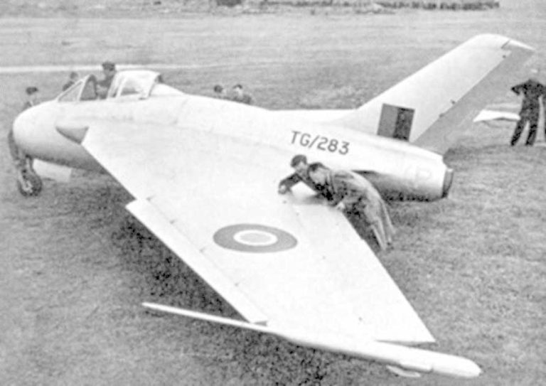 The "Killer" Swallow: Did the De Havilland Jet Break the Sound Barrier ...