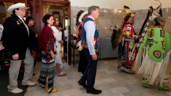 The Sixties Scoop: Were White Canadians Stealing Indigenous Children ...