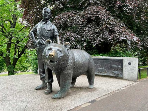 The Right To Bear Arms: The Famous Polish Corporal Wojtek - Historic ...