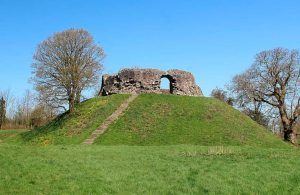 (In Pics) The Evolution of the Medieval Castle - Historic Mysteries
