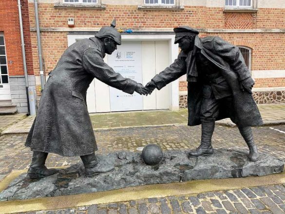 The Christmas Truce of 1914: When War Paused for Christmas - Historic ...