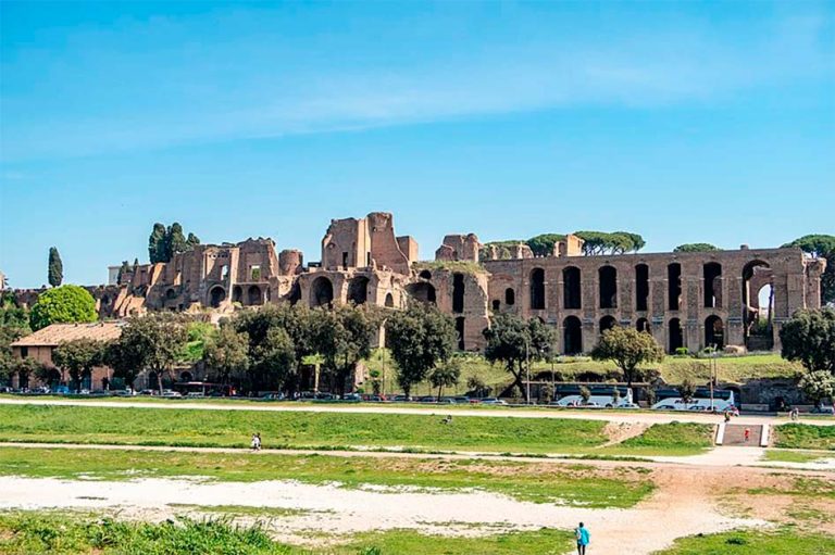 The Soothsayer, the Sibylline Books and the Last King of Rome ...