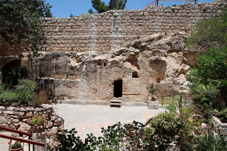 (In Pics) Five Tombs where Jesus was Buried - Historic Mysteries